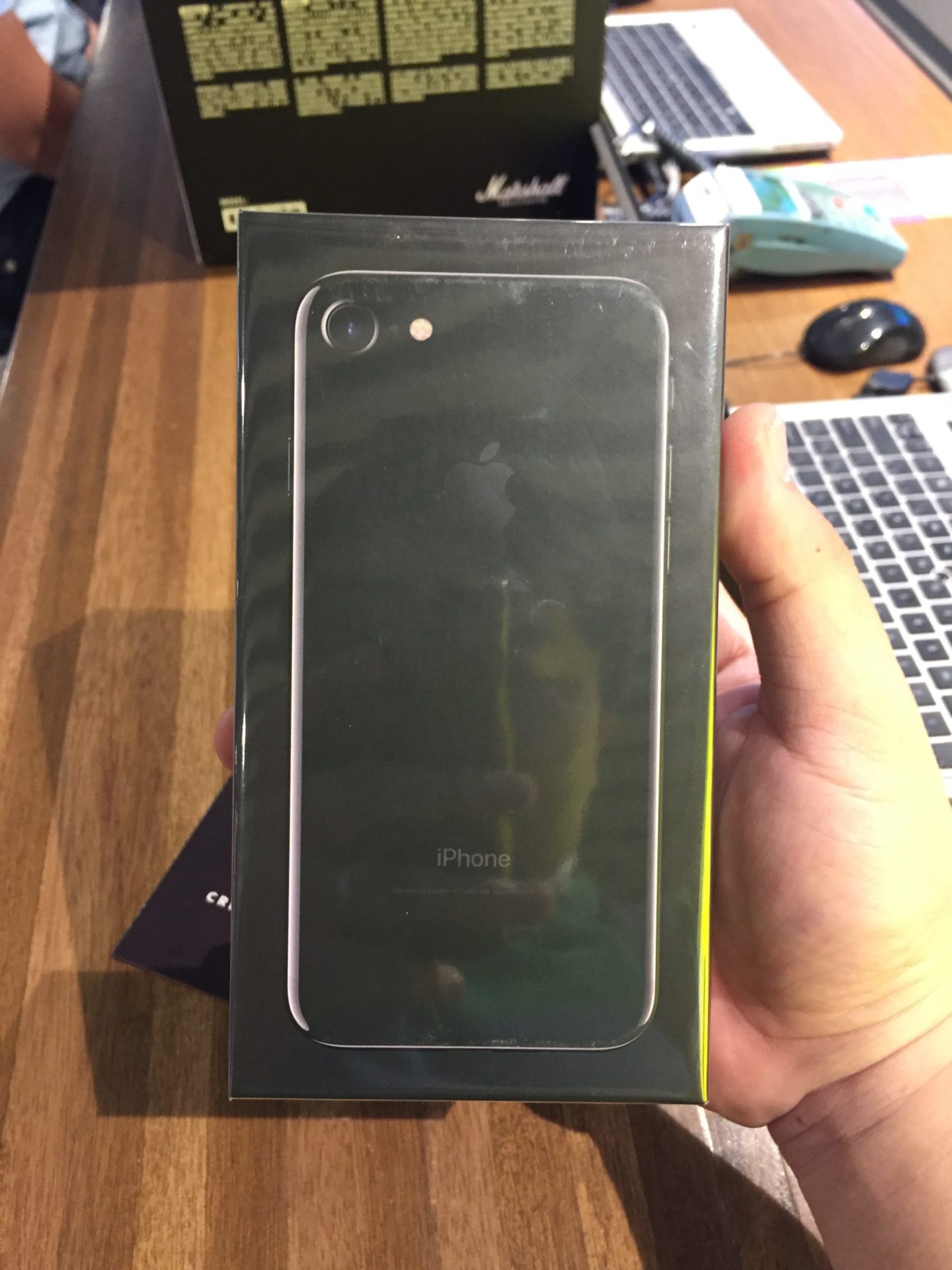 iPhone 7 Unboxing and First Impressions! – Utterly Techie